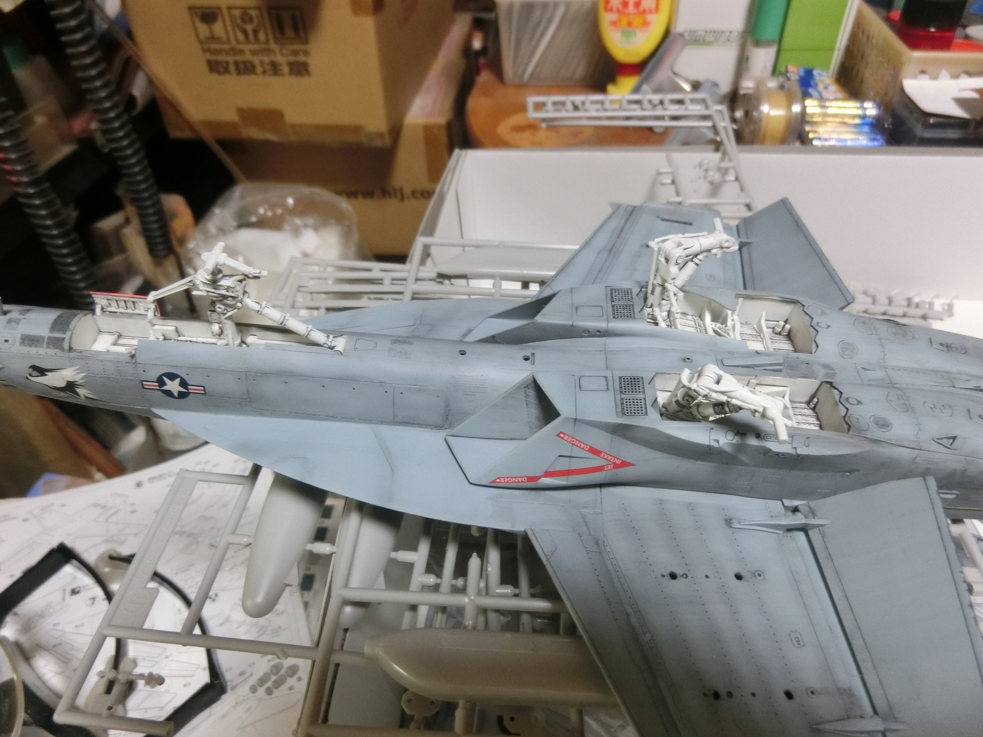 ハセガワ1/48 EA-18Gグラウラー 制作記 12: 日の丸航空隊の模型日記